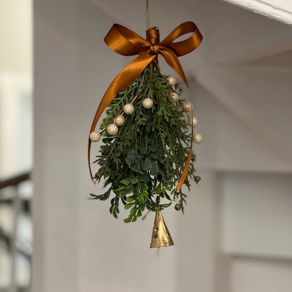 Hanging Mistletoe, Kissing Mistletoe, Mistletoe With Bells, Christmas ...