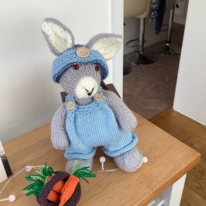 Needs a Hug PDF Knitting Pattern - Etsy