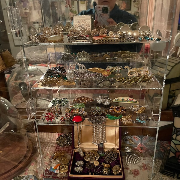 Displays2buy 12" X 6" X 19" Locking Security Showcase Safe Box Acrylic ...