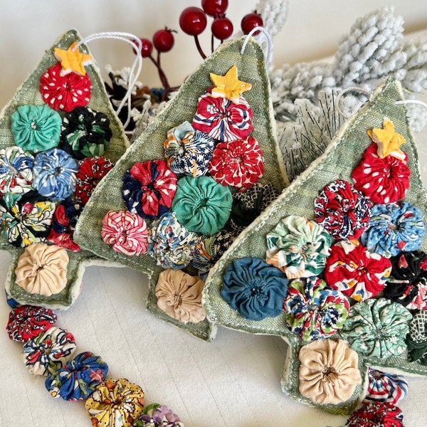 Decorative Tall Glass Jar With Vintage Buttons, Wooden Spools of Thread ...