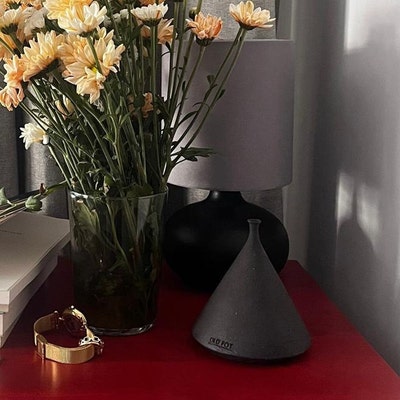 V-vase B2, Black Sculptural Vase, Minimalist Modern Ceramic Vase ...