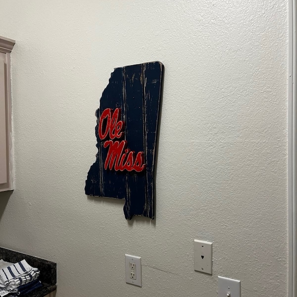 State of Mississippi Wood Pallet Sign, With Mississippi's Ole Miss Logo ...