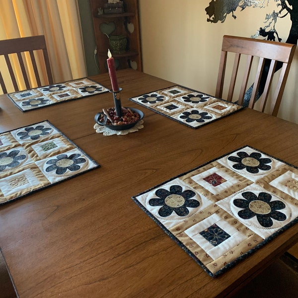 Nana's Kitchen Quilted Table Topper Table Runner - Tulip Square Pattern ...