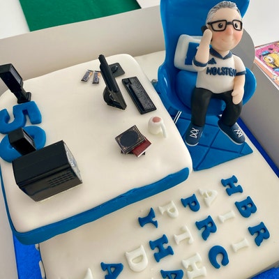 Personalised Seated Male Figure Fondant Cake Topper - Etsy