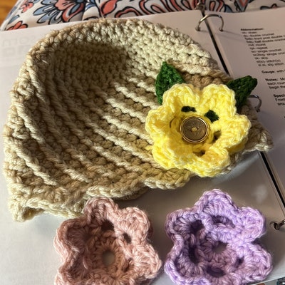 CROCHET PATTERN Interchangeable Beanie & Flowers 5 Sizes Included ...