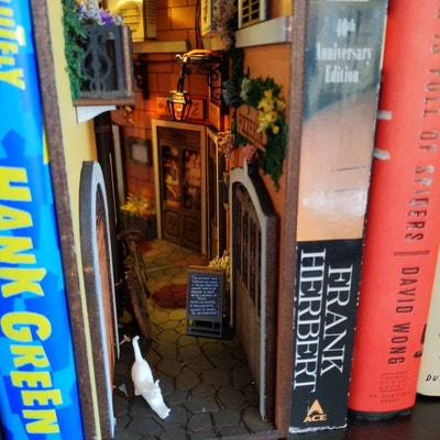 MINIALLEY Italy Booknook Assembled Prebuilt Bookshelf Insert Bookshelf ...