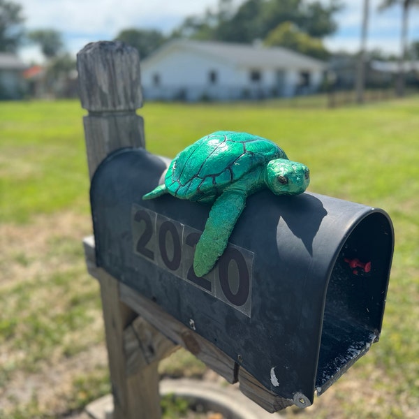 Toon Turtle Mailbox Topper - Customizable Colors! - Etsy