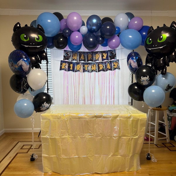 How to Train Your Dragon Party Supplies; Toothless Birthday Party ...