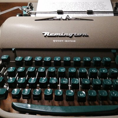 Beautiful Robin's Egg Blue Olympia Working Typewriter W/case & Key Free ...
