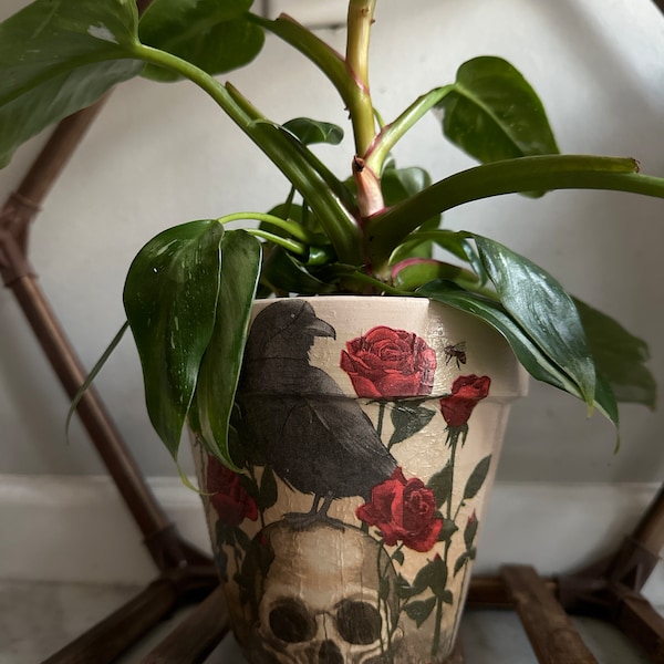 Decoupage Skull Plant Pot: Crow and Roses, Halloween Decor - Etsy