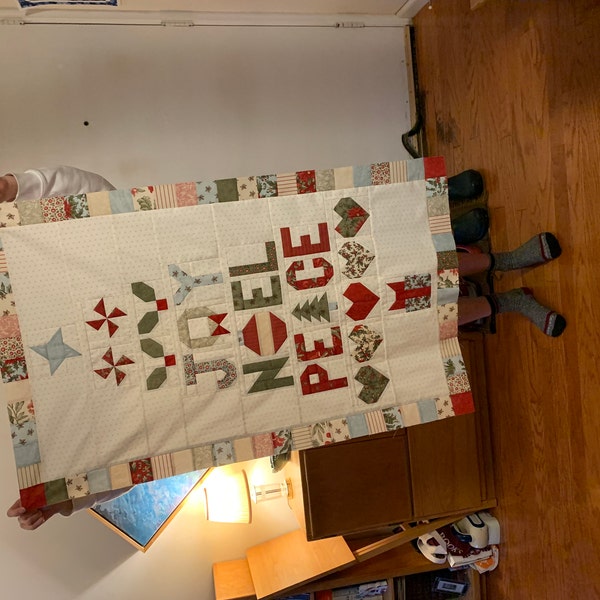 Glad Tidings Quilt Pattern PDF by Jen Daly Quilts - Etsy