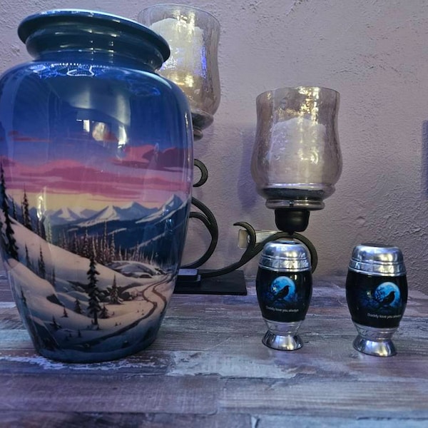 Astronaut Themed Cremation Urn for Ashes Small Urns for Human Ashes ...