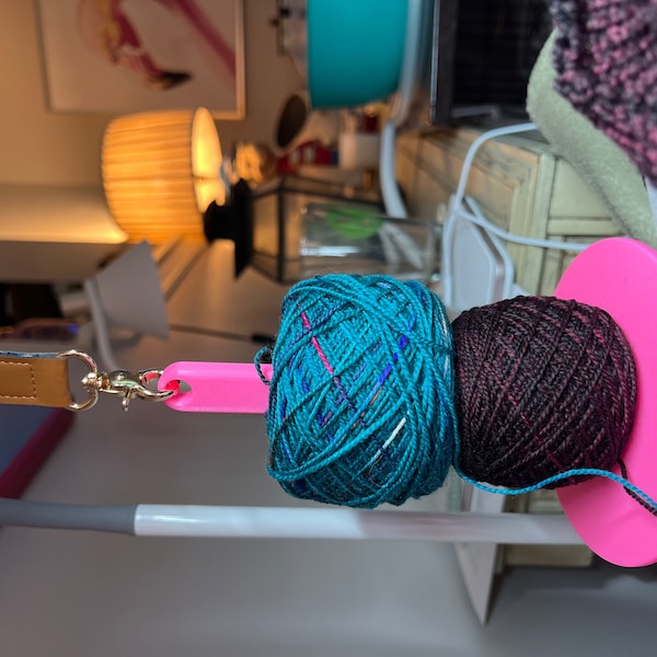 Portable Yarn Holder, Travel Wrist Hanging Yarn Cake Dispenser, Gift ...