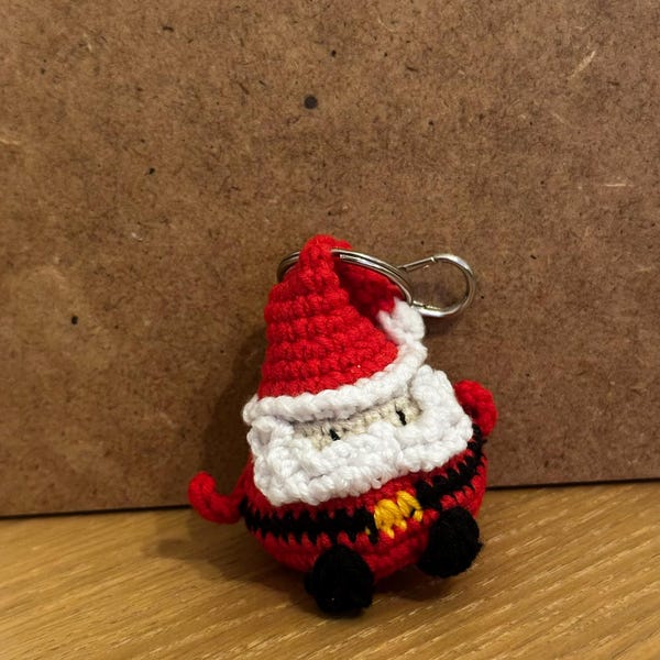 Santa on Swing on Swing Car Hanging Crochet Pattern, Christmas Car ...