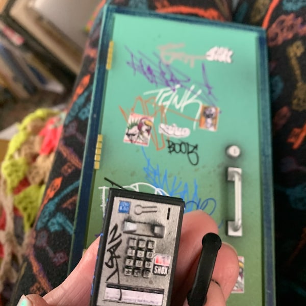 New! 1:12 Scale Payphone Handset - Hand Painted Diorama Accessory ...