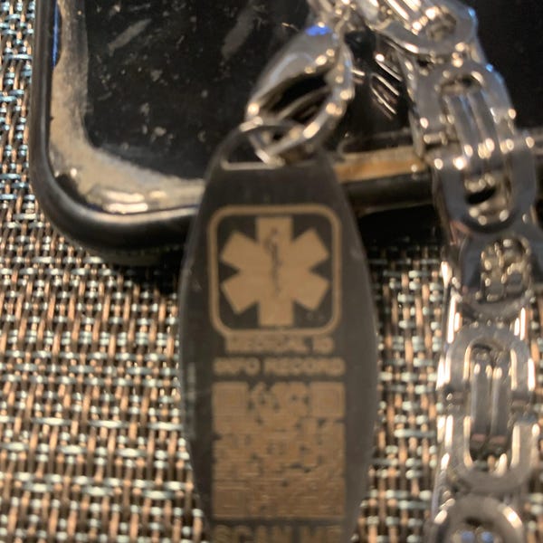 Customized 20 Photos Mini Album Keychain, Photo Scrapbook Keyring ...