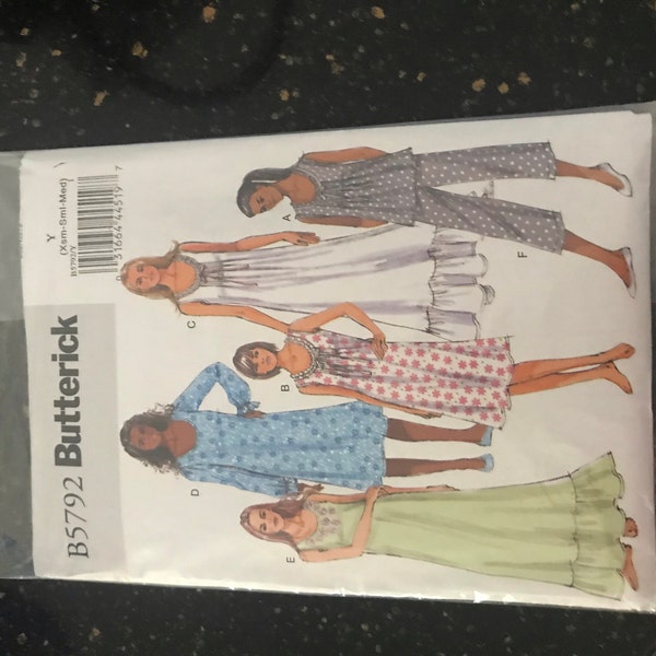 Butterick Pattern 4374, Misses’ Semi-fitted Top With Sraight Skirt ...