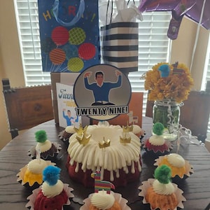 Schmidt 29 Cake Topper 3D - Etsy