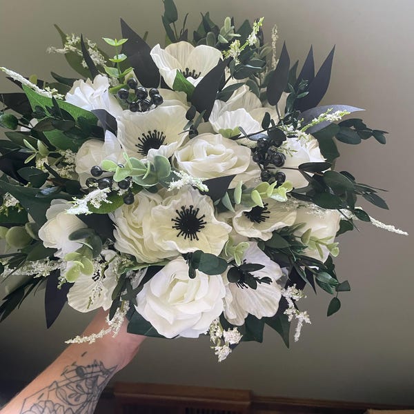Navy Blue and White Bridal Bouquet, Navy Blue and White Wedding Flowers ...