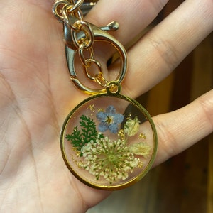 Handmade Real Dried Flower Resin Aesthetic Keychains Party Favors ...