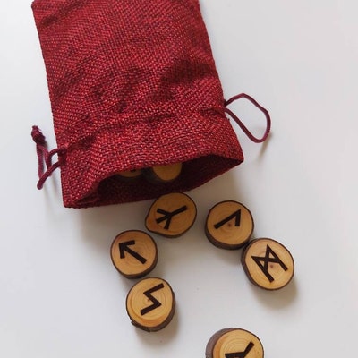 Norse Runes, Elder Futhark Divination Runic Dice, 4 Wooden Dice With ...