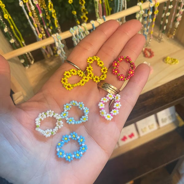 Daisy Chain Ring, Dainty Flower Beaded Ring, Y2k Jewelry for Her ...