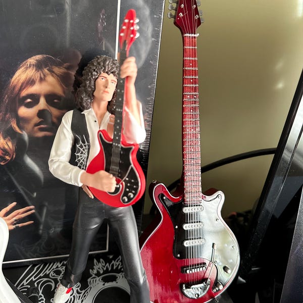 TOM PETTY Mini Sunburst Guitar Memorabilia Free Stand Display Gift - Etsy