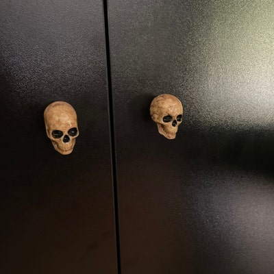 Skull Knobs, Resin Skull Knobs, Skull Drawer Pulls, Made to Order - Etsy
