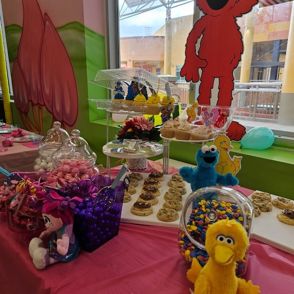 1 Dozen Sesame Street Sign Number Elmo Cookie Monster Polka Dots ...