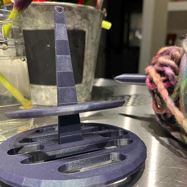 Yarn Spinner on the Go Wrist Band Portable Yarn Caddy Collapsible Yarn ...
