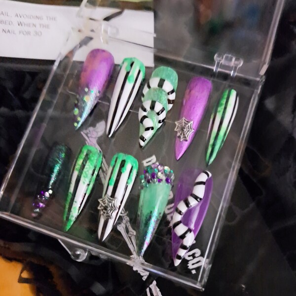 Klowns in Space-reusable Press-on Nails/clown Nails/luxury Gel Nails ...