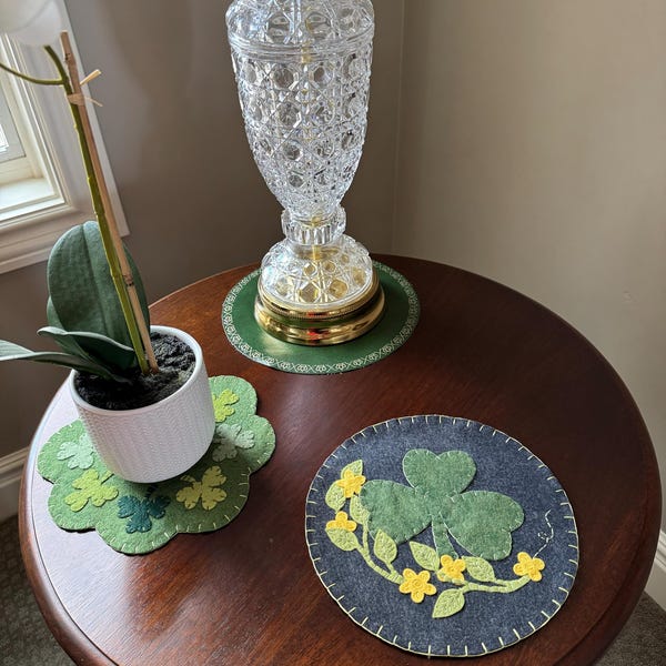 Primitive Stitchery Wool Flower Pot Basket Penny Rug ~ Bittersweet ...