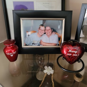 Suzie Q Urns Express Shipping Options | Etsy