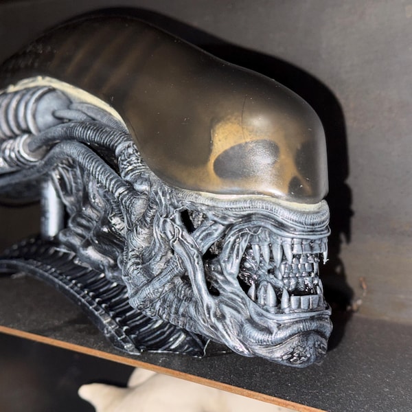 Xenomorph Alien Display Piece With Removable Translucent Dome - Etsy