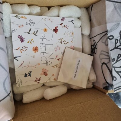 FLOWER GARDEN Gift Set Reed Diffuser, Wax Melts, Candle Gift Box Hamper ...