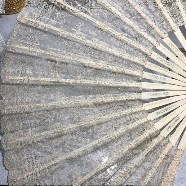 A Long Antique Black Lace Stole/shawl. Damaged. - Etsy