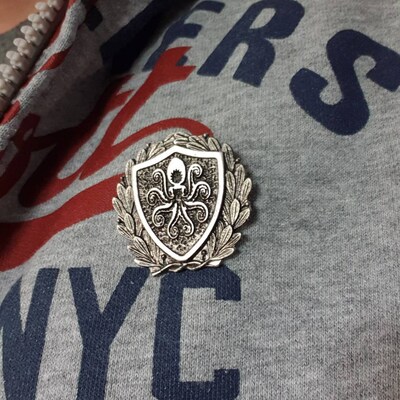 Octopus Heraldic Badge Heraldry Cosplay Pin Handcrafted - Etsy