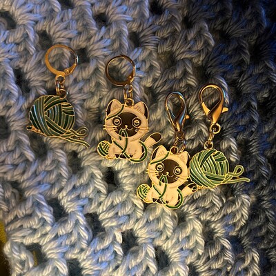 Thread Spool Huggers and Fabric Wraps 4pc and 8pc Prevents - Etsy