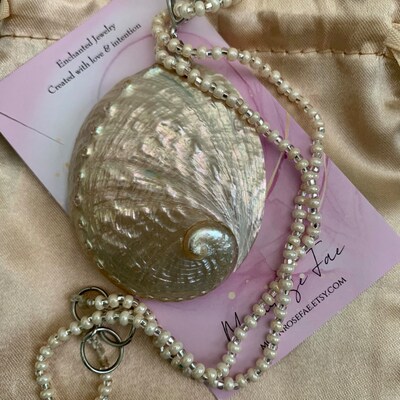 Aphrodite's Pearlamon Seashell Necklace . Pearlized Abalone Shell ...