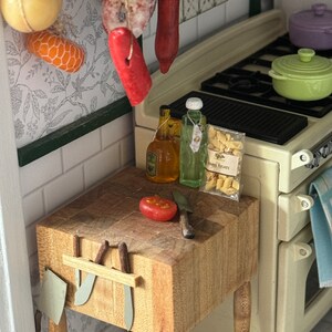 Step by Step Dolls House Furniture Projects in 1/12th Scale by Julie ...