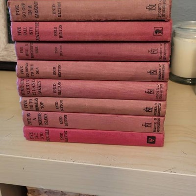 Set of 25 Vinyl Covered Books by Guild Books. Mixed Authors and Colours ...