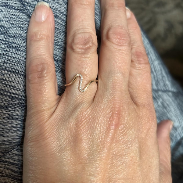 Tiny Round Lab Grown Diamond Wave Ring,minimalist Wave Ring,unique High ...