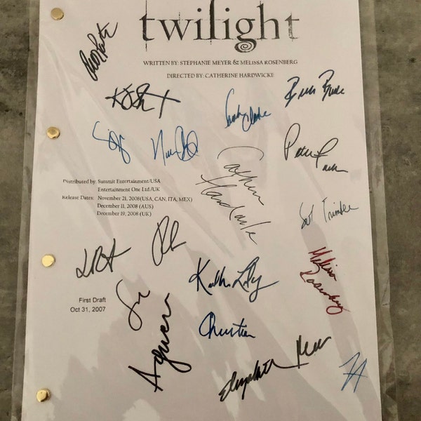 The Vampire Diaries Series Finale TV Script With Signatures Autographs ...