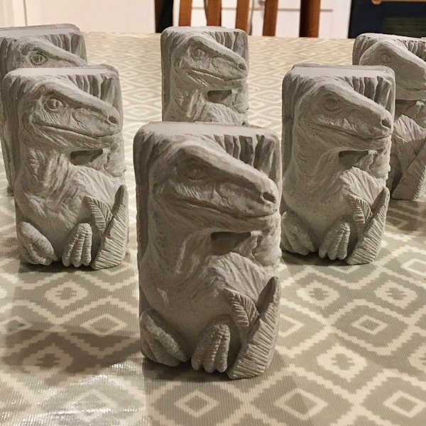 Jurassic Park Concrete Velociraptor Dinosaur Shelf / Desk Display ...