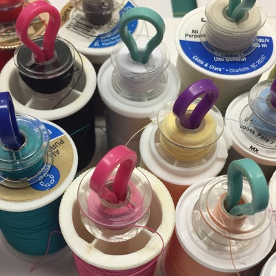Thread Spool Bobbin Buddies Clamp Holder for Keeping Thread and Bobbins ...