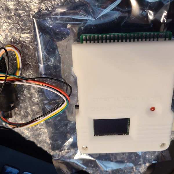 Magic Desk Kompatibel 1MB Modul für Commodore 64/C64 mit 28 Spielen/28 ...