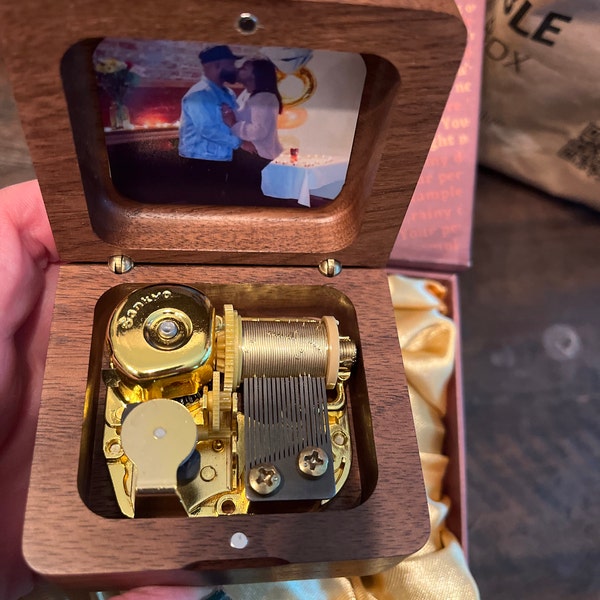 Custom Melody Music Box / Personalized Music Box With a Custom Metal ...