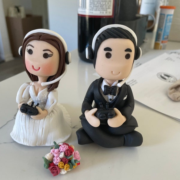 Geek Wedding Cake Topper Gamer Couple Players Anime Bride and Groom ...