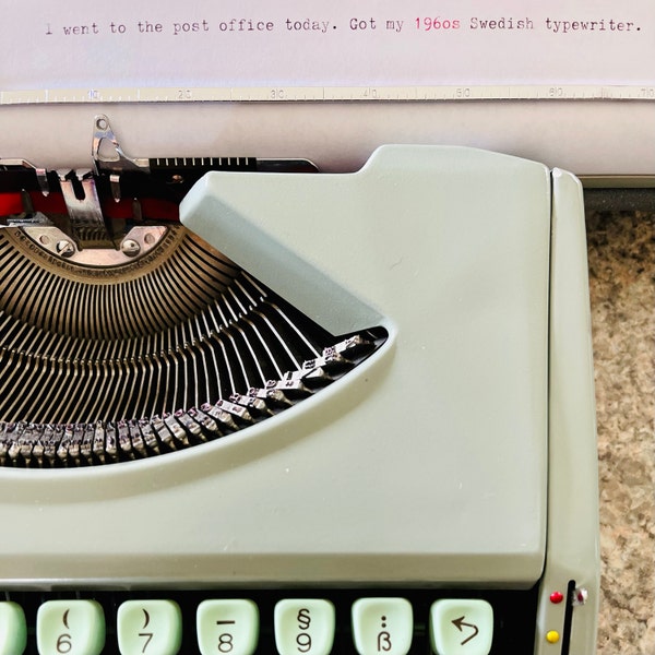 Consul Portable Typewriter 1960s WORKING Typewriter- MINT Green - Etsy