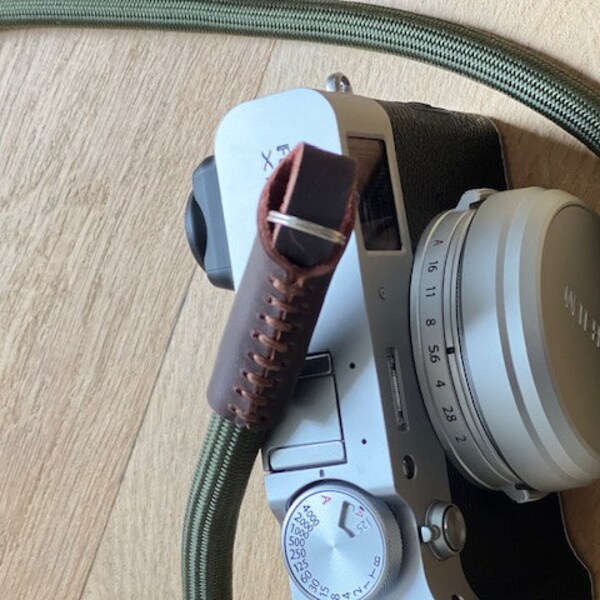 The Leica Strap Schmaler Vintage Kameragurt aus hochwertigem Leder in ...